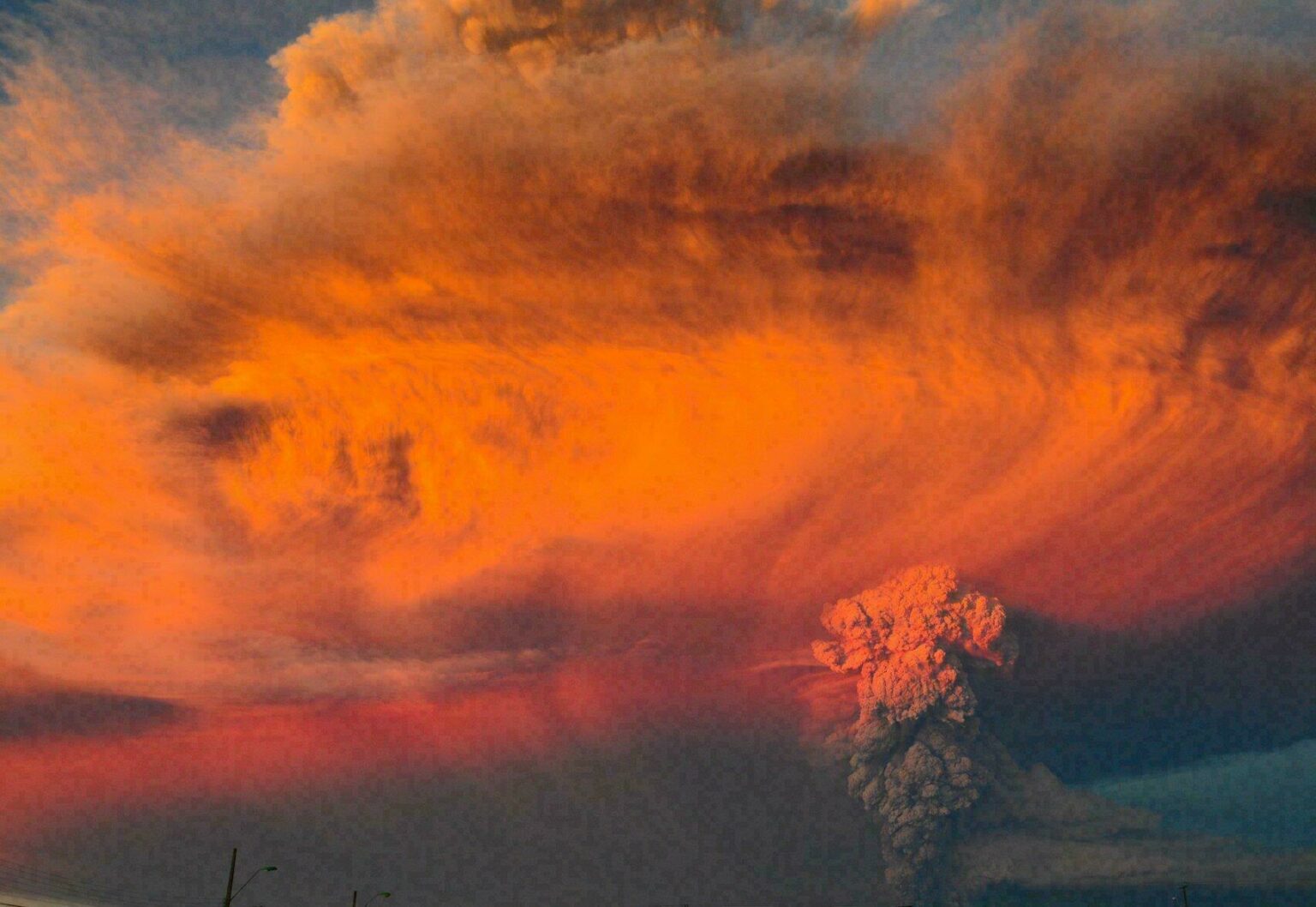 Les 10 plus belles photos de l'éruption du volcan Calbuco