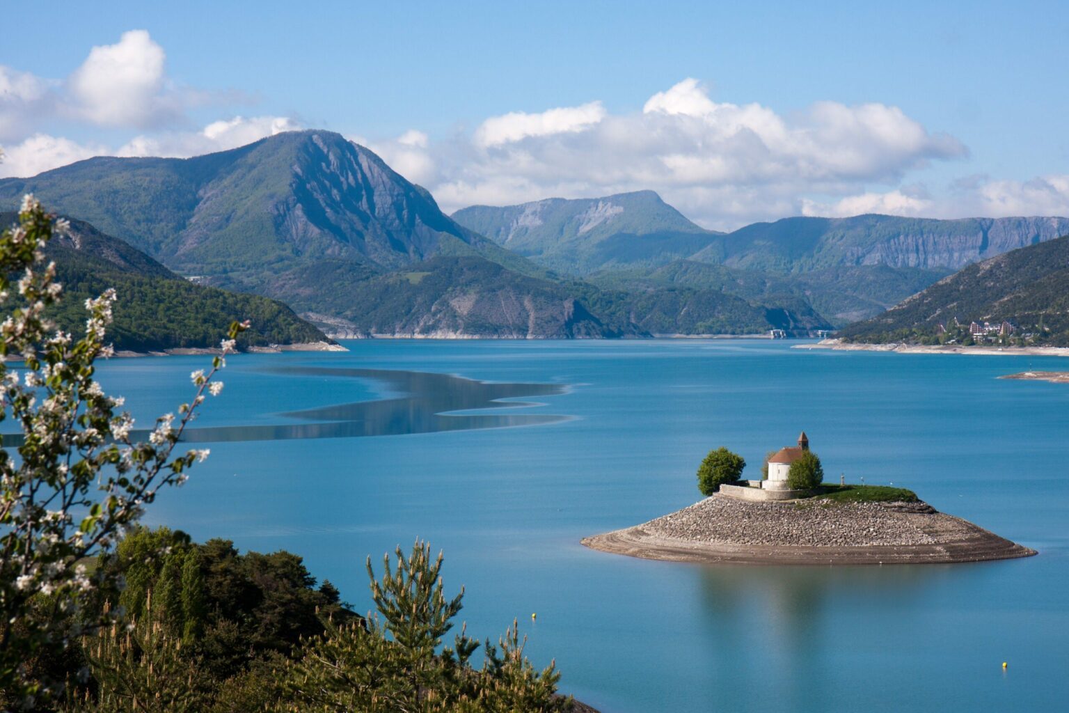 Découvrez les 14 plus beaux lacs de France ! - OK Voyage