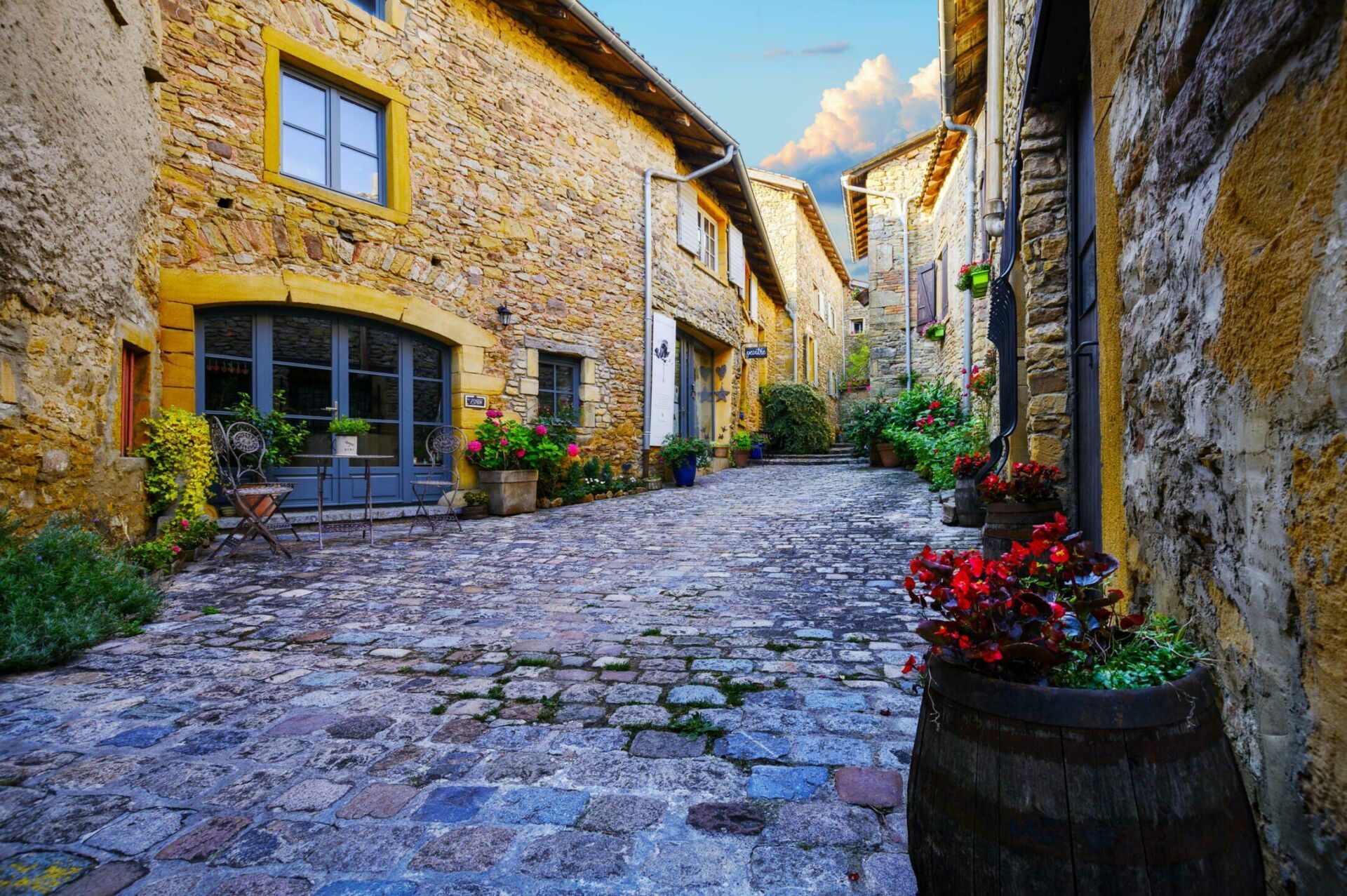 Les 13 plus beaux villages autour de Lyon à visiter