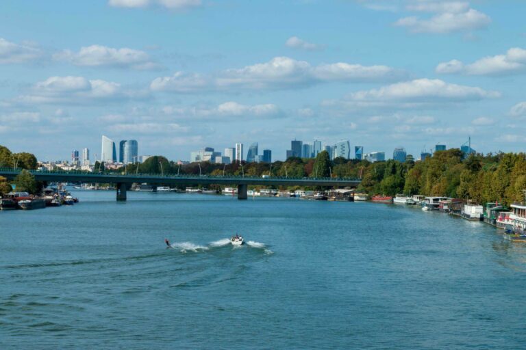 Vous partez visiter Paris avec des ados ? Faites votre choix parmi ces ...