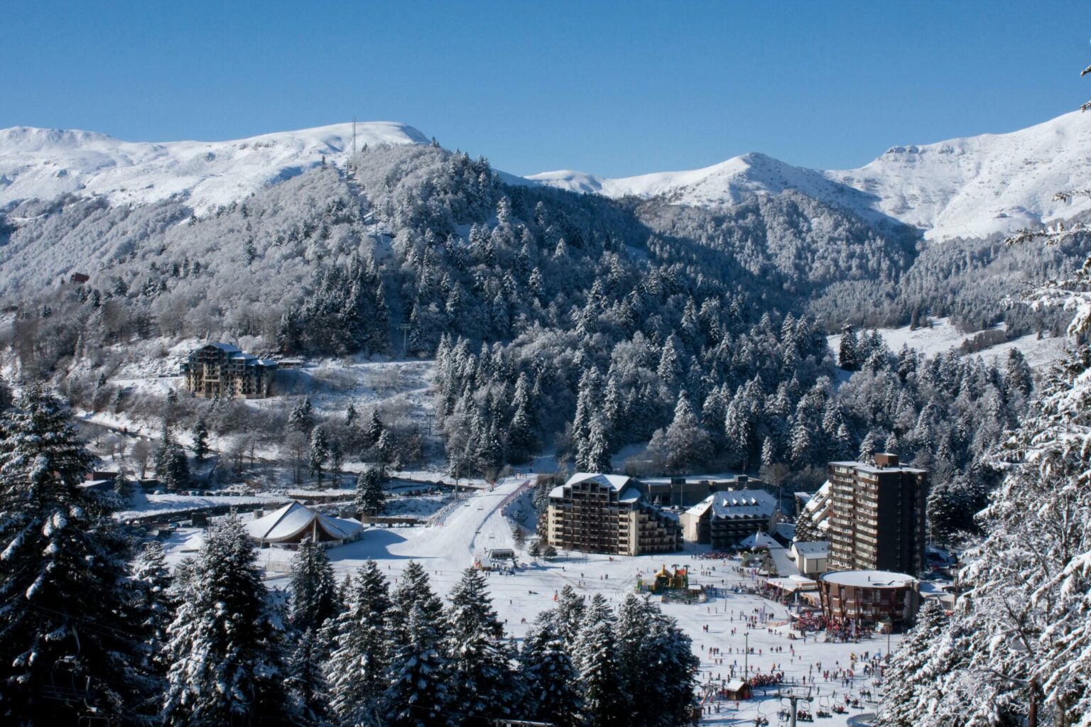 14 stations de ski du Massif Central à découvrir 14 stations de ski du Massif Central à découvrir