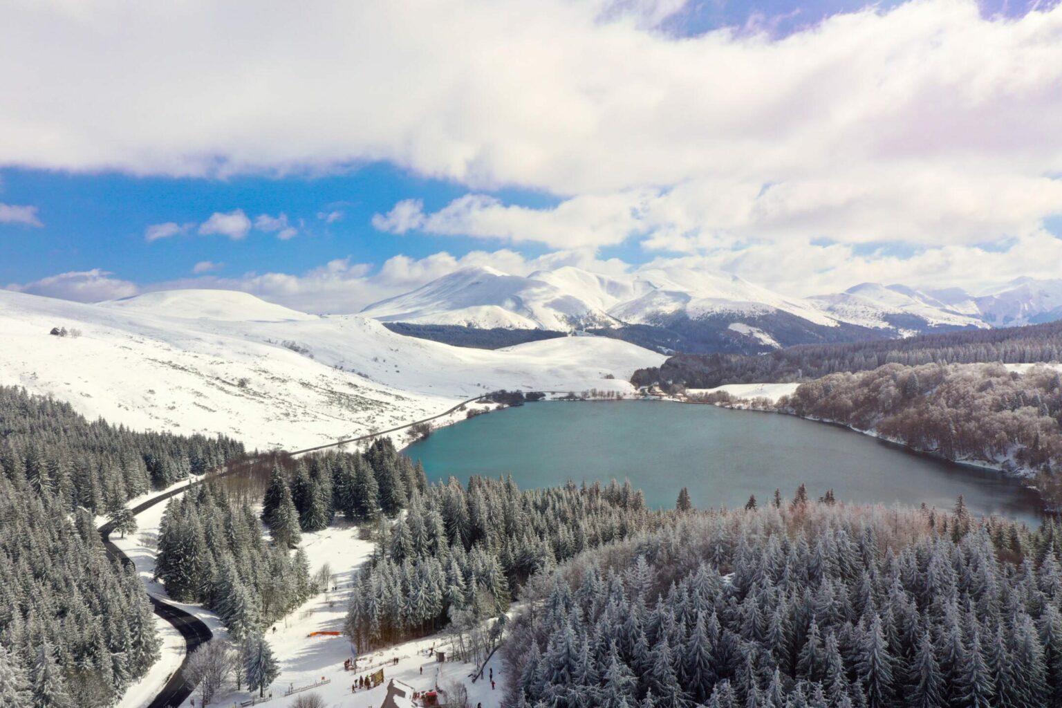 14 Stations De Ski Du Massif Central à Découvrir