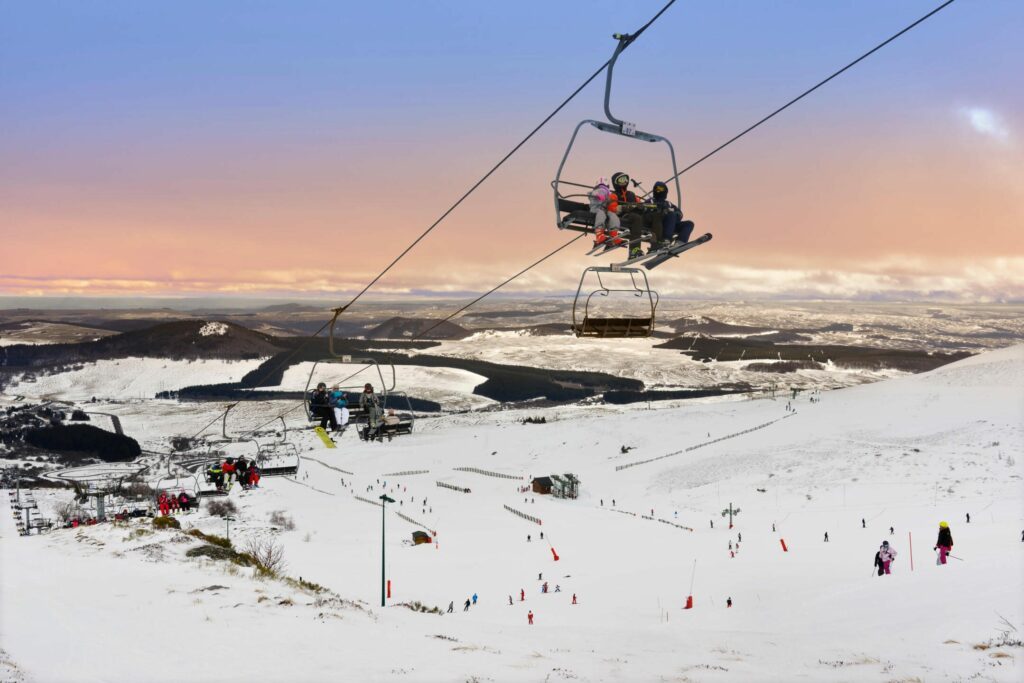 14 stations de ski du Massif Central à découvrir