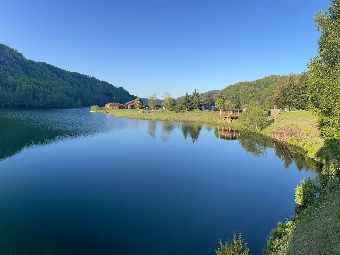 Les 16 plus beaux lacs d'Auvergne à découvrir en photos