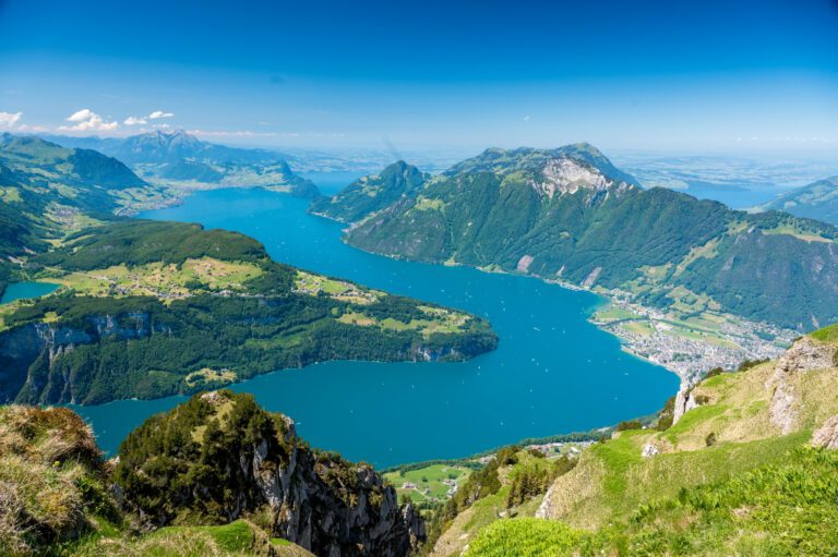 Les 13 plus beaux lacs de Suisse à admirer