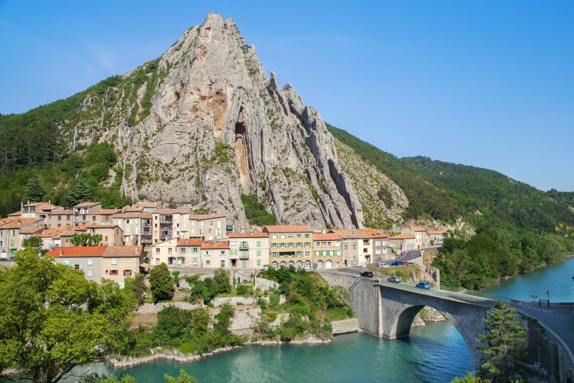Les 16 plus beaux villages des Alpes-de-Haute-Provence
