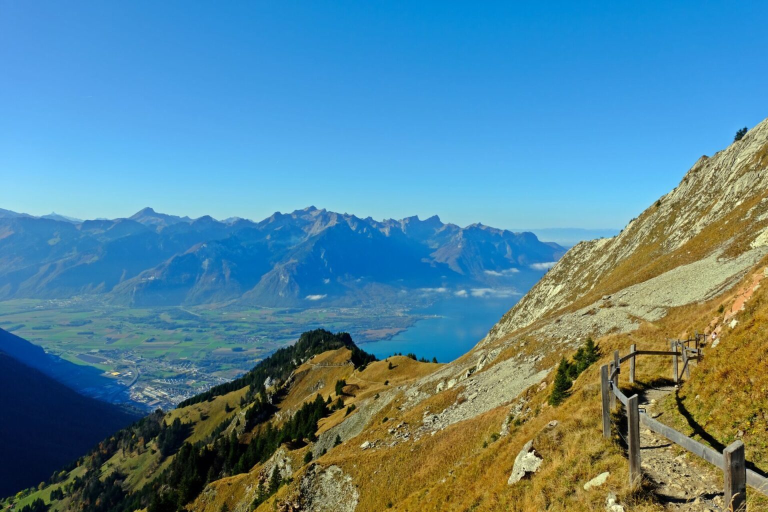 Découvrez 14 escapades à faire autour du lac Léman